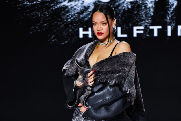 新華社,三宮つばき(三宮椿)ADN-388!不起眼的OL在上班時間被課長開_時事新聞_大衆網